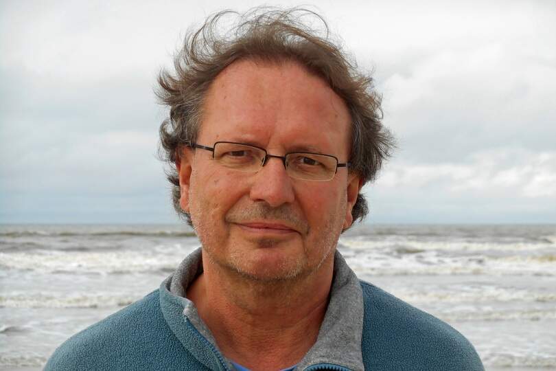 ‘Morren tegen de sterren’ van dichter Luuk Gruwez is een eerbetoon aan ...