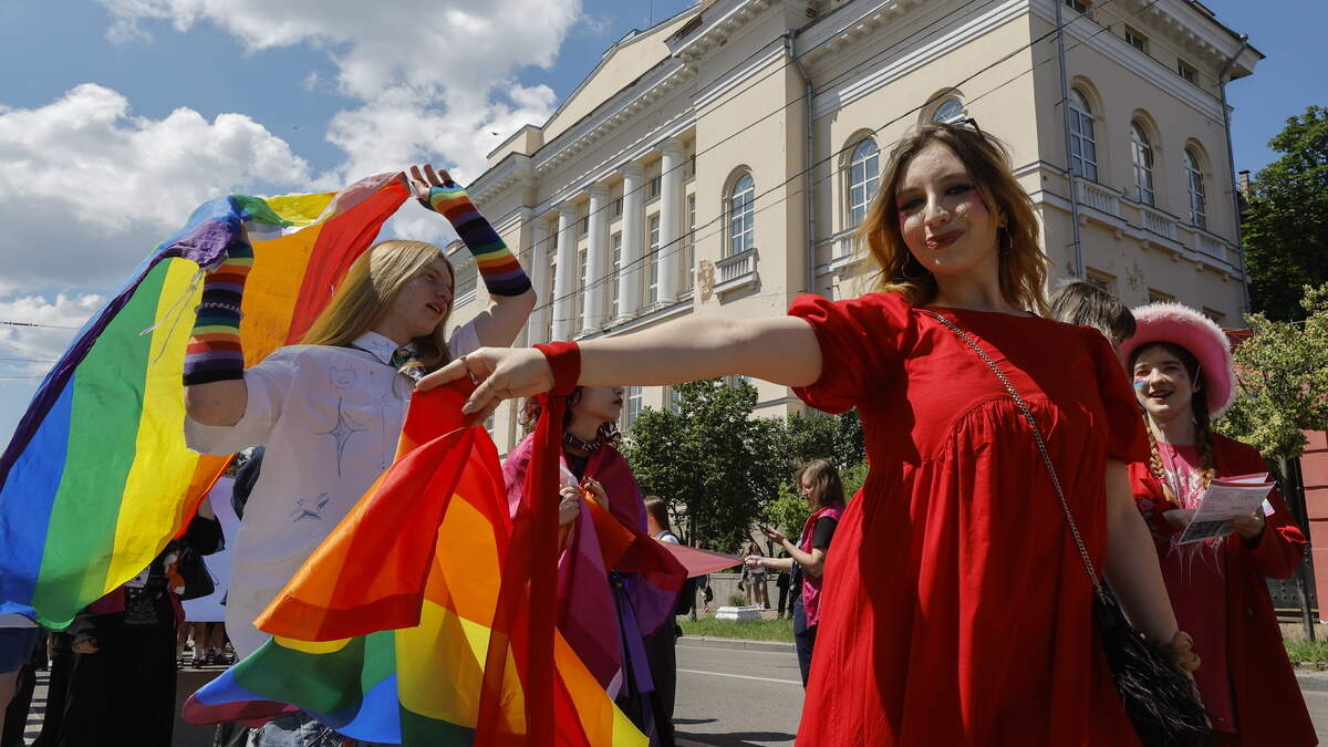 Pride-mars in Kiev trekt 5.000 bezoekers, Oekraïne duwt Krim in het ...