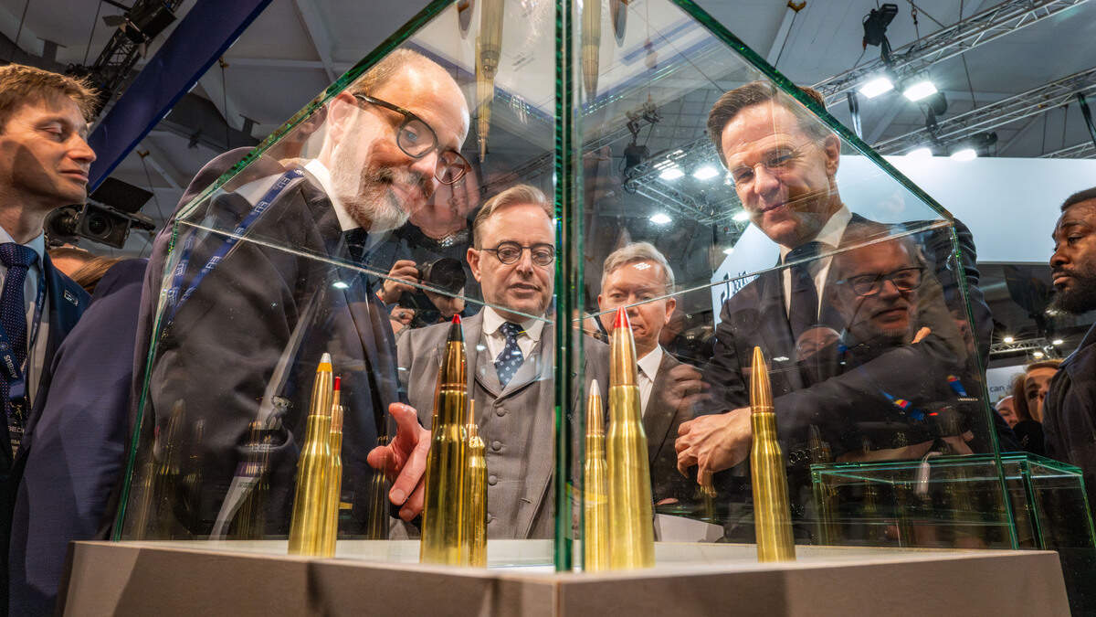 Mark Rutte op defensiebeurs in Brussel: “België is helemaal terug, dat ...
