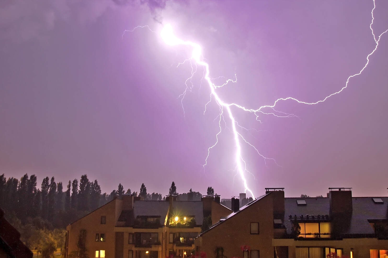 Noodnummer geactiveerd voor stormweer, nog steeds code geel in Wallonië ...