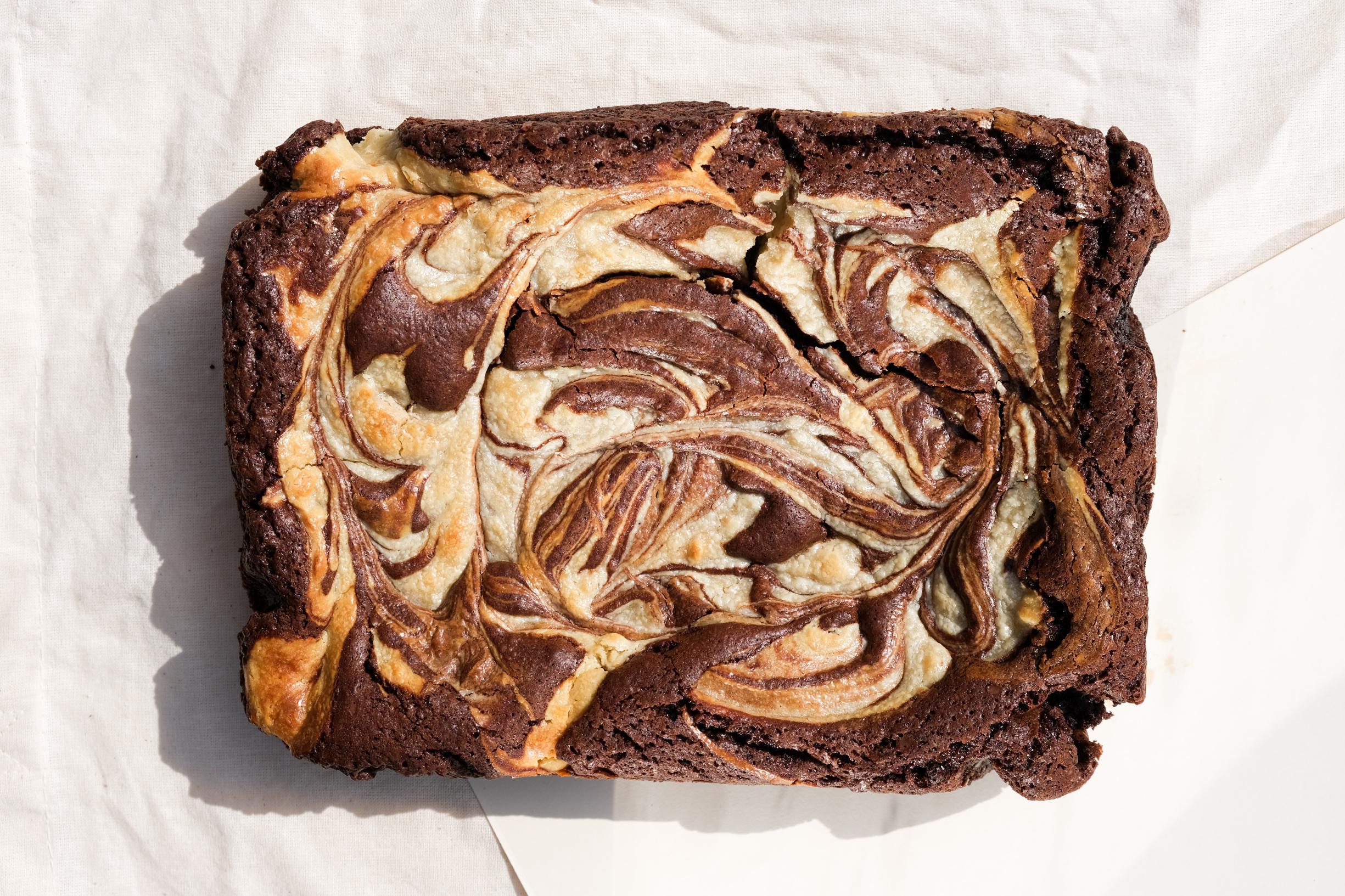 Gemarmerde tahinbrownies, voor chocolade-avonturiers | De Standaard
