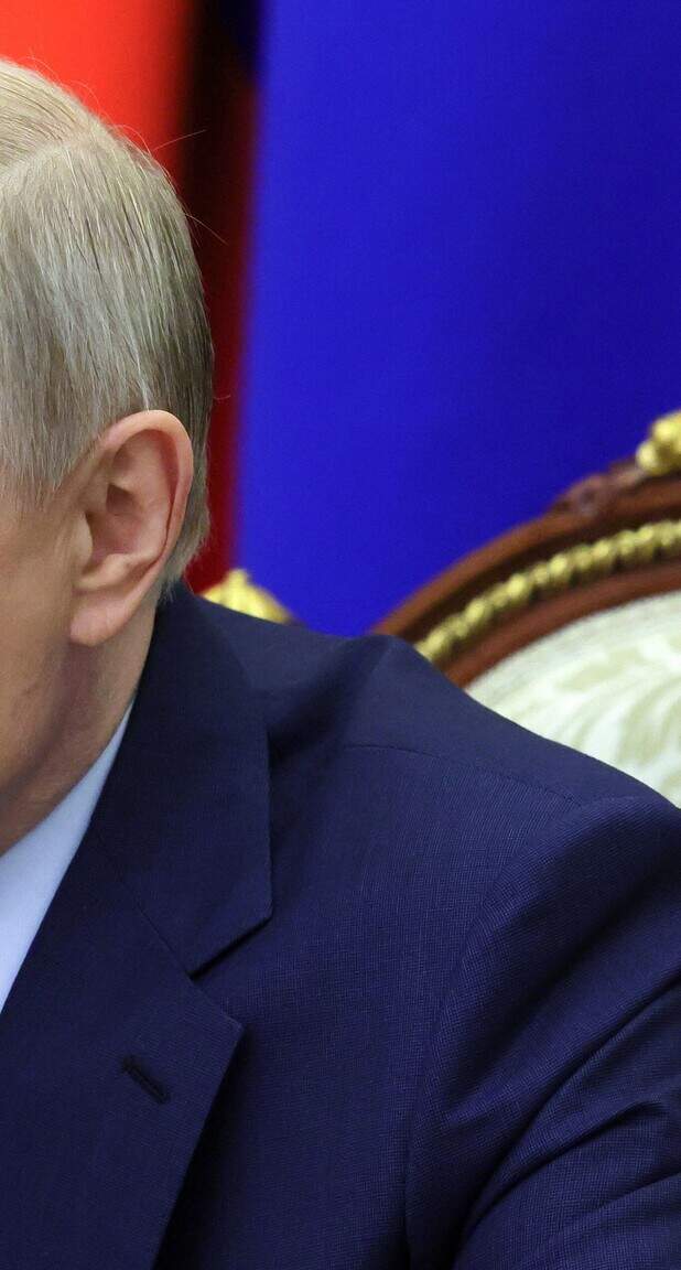 Verwijderde beelden van Poetin veroveren het internet: Russische ...