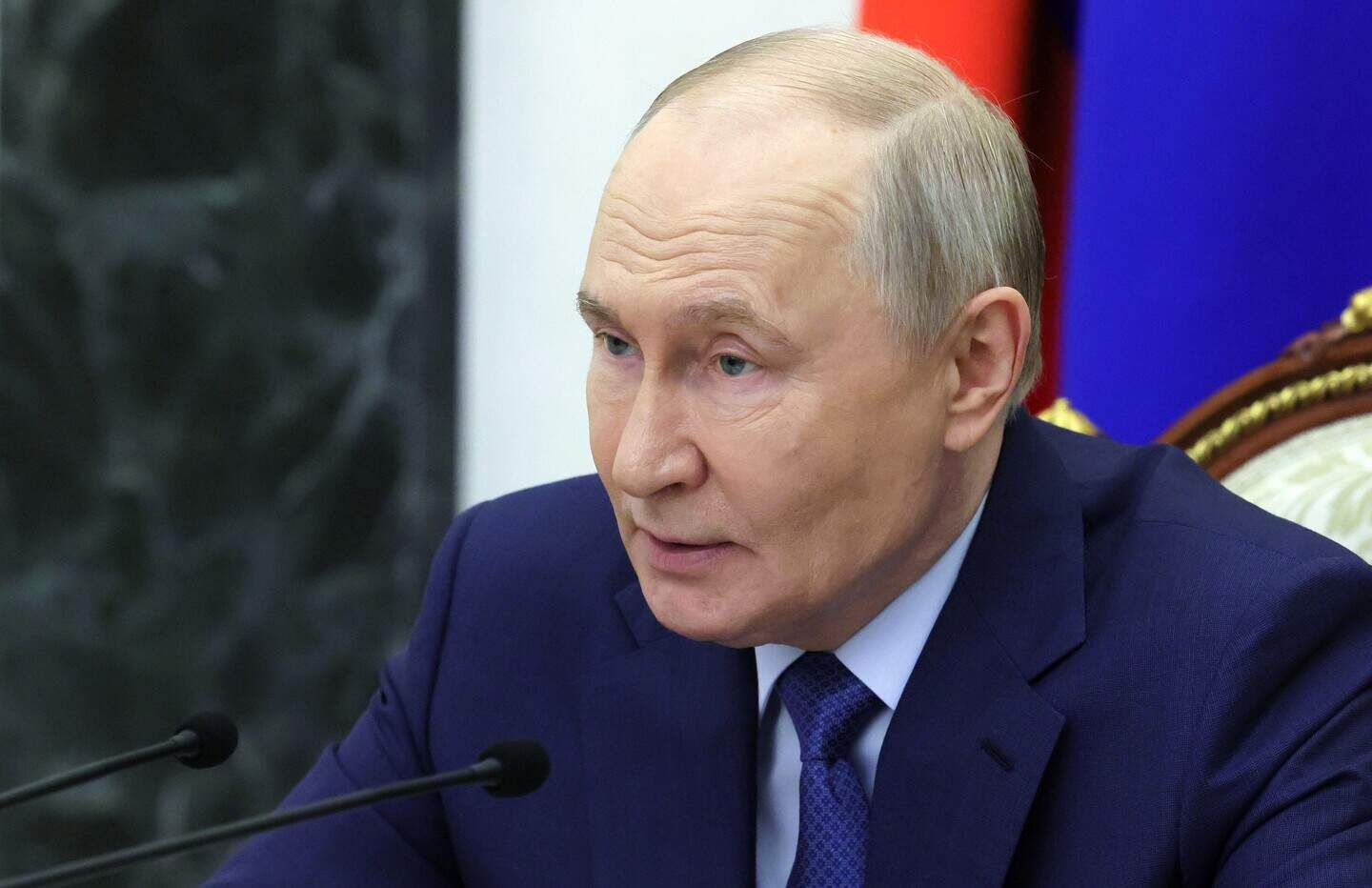 Verwijderde beelden van Poetin veroveren het internet: Russische ...