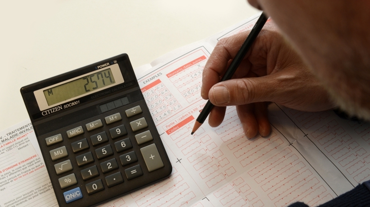 Fiscus legt quota op: elke agent moet 125.000 euro innen per semester ...