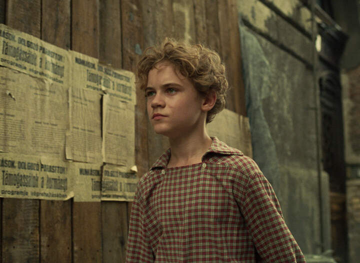 ‘Son of Saul’-regisseur Laszlo Nemes over zijn nieuwe film ‘Orphan ...