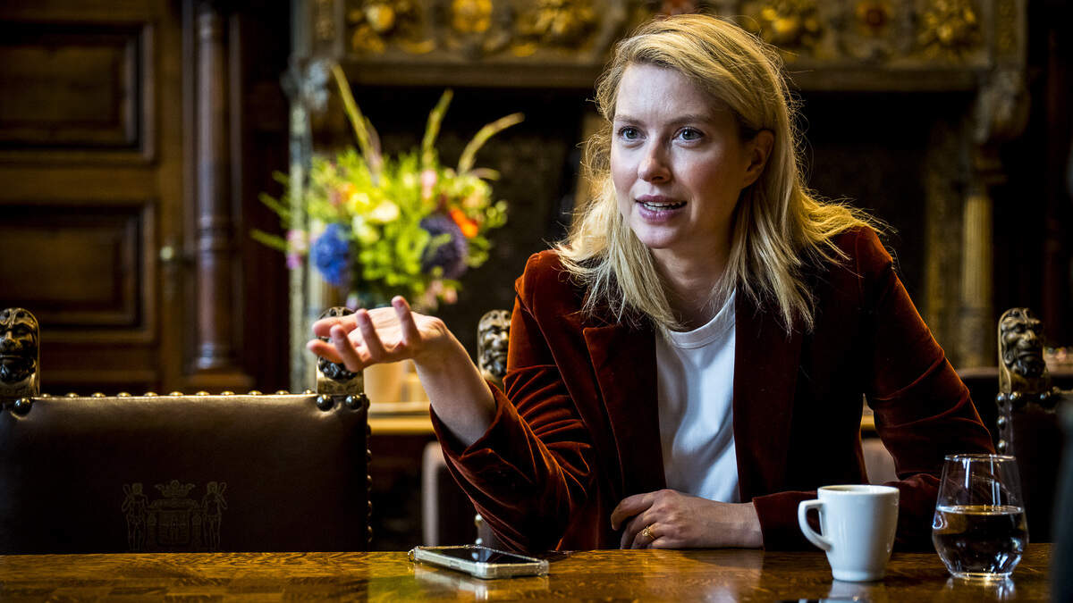 Antwerps burgemeester Els van Doesburg: “Ik heb geen rijbewijs, omdat ...