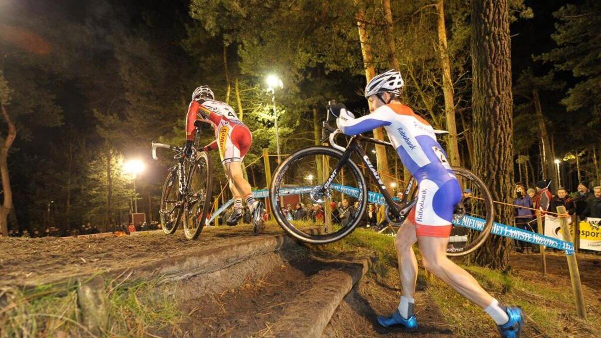 Vier droomt van meer crossen bij kunstlicht | De Standaard