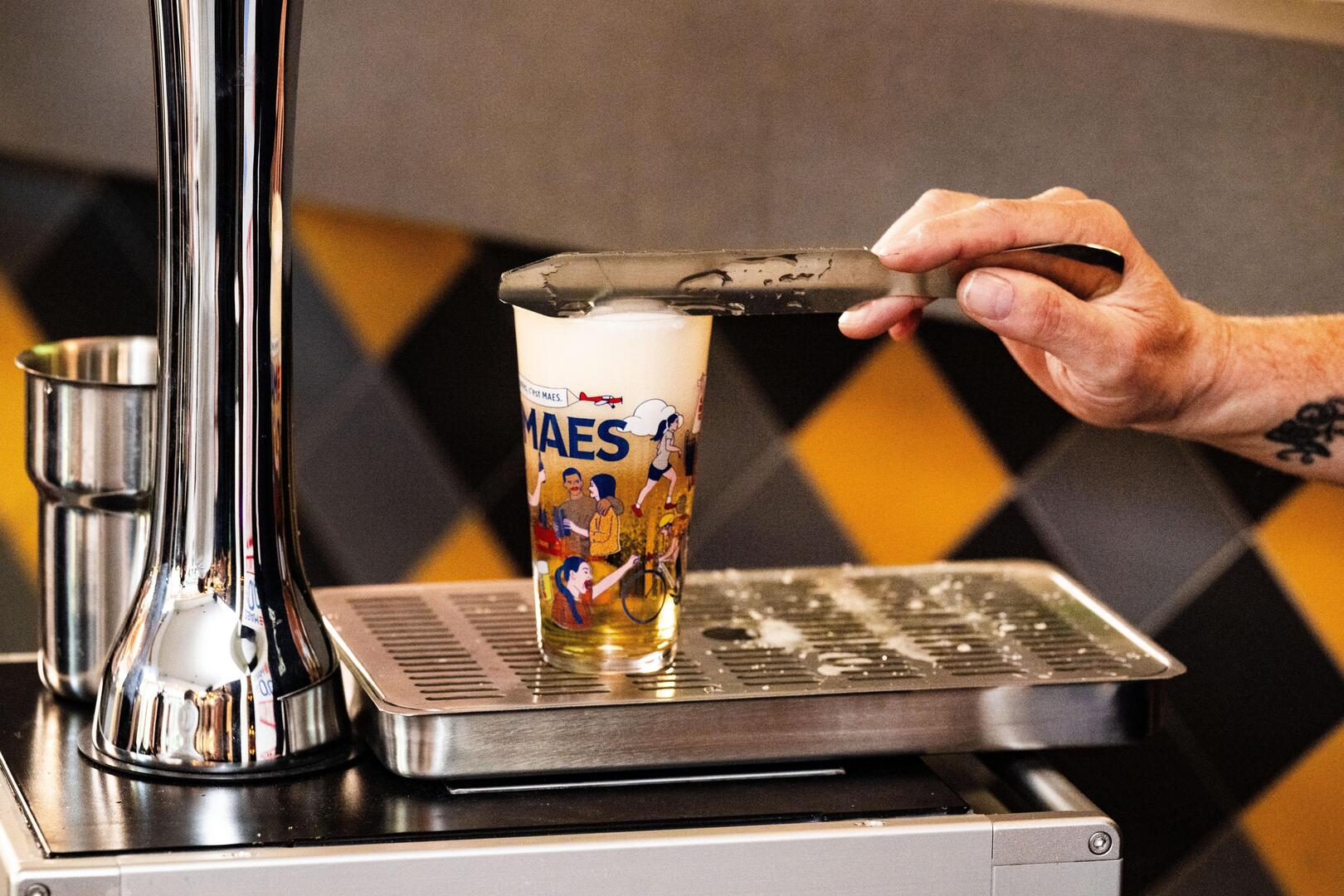 De code gekraakt: nu ook alcoholvrij bier van de tap | De Standaard