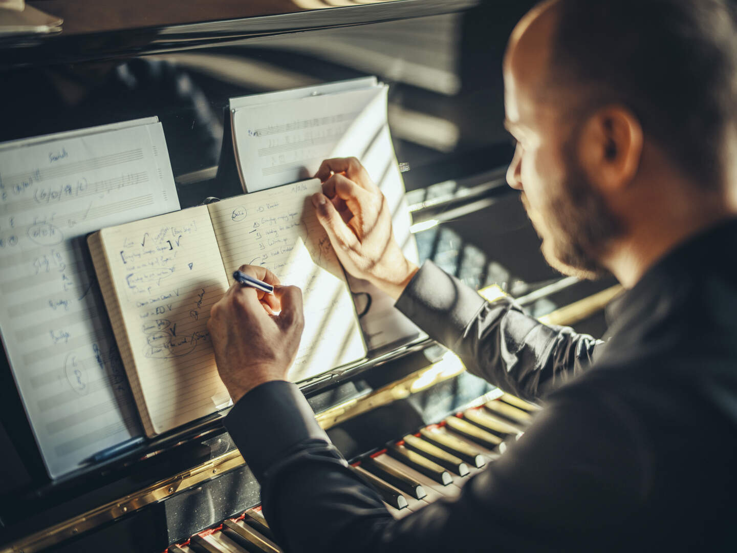 Wouter Dewit, componist van ‘peaceful piano’-muziek, ging zelf aan ...