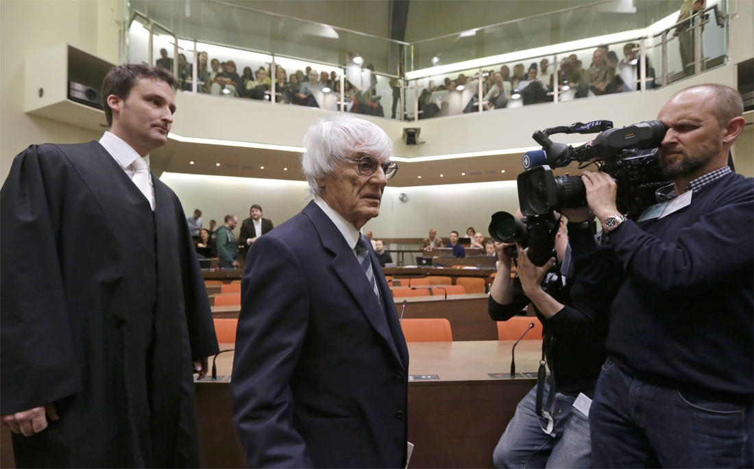 Duitse bankier beticht F1-baas van poging tot omkoping | De Standaard