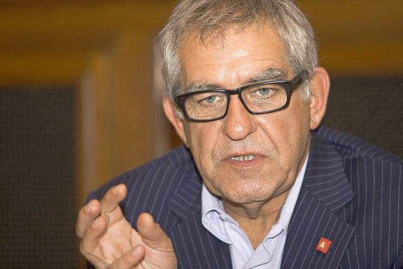 SP.A Antwerpen gaat uitleg vragen aan Marc Van Peel | De Standaard