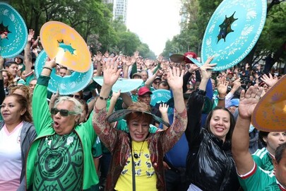 Mexicanen voeren 's werelds grootste Mexican wave uit in aanloop naar ...
