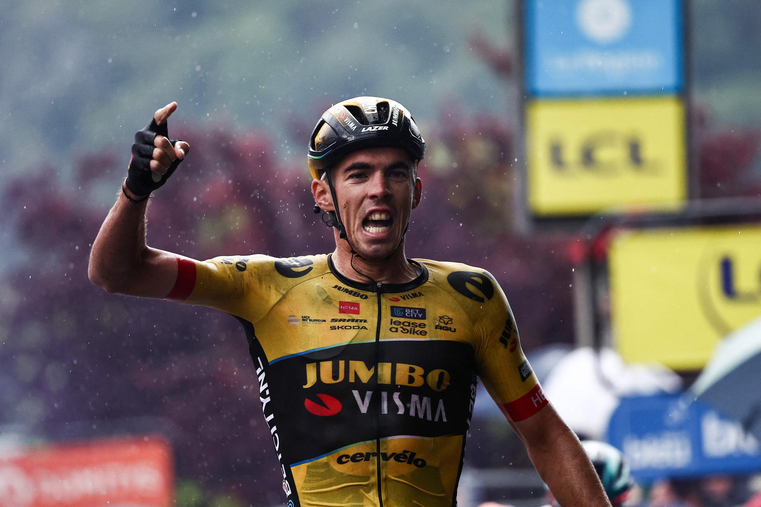 Herregodts strandt op tien meter, Laporte wint openingsetappe in ...