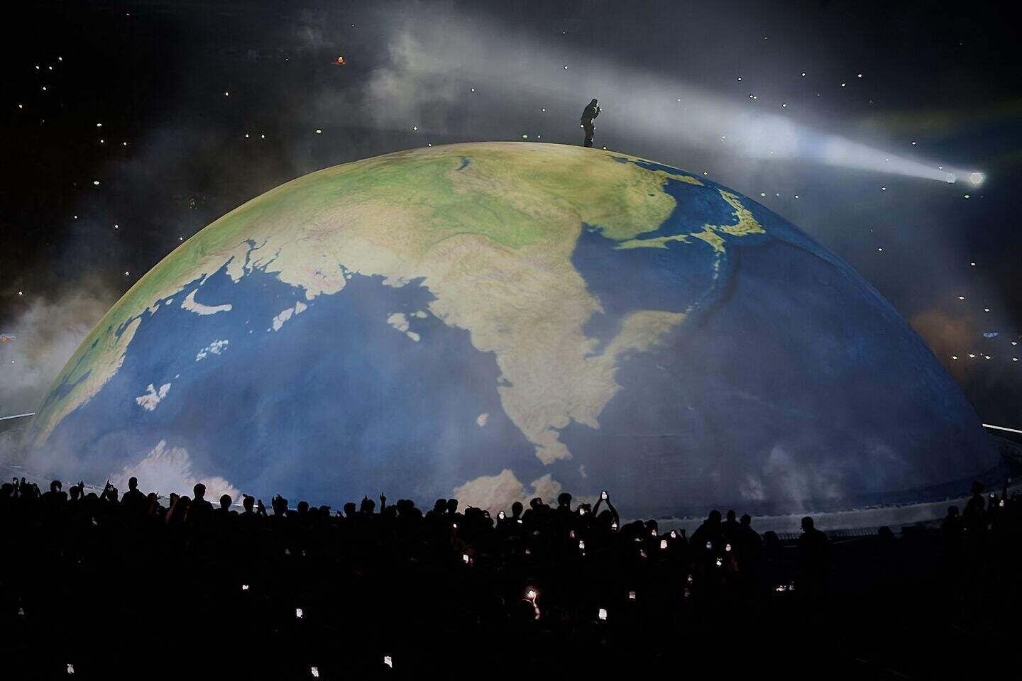 Kanye West lijkt soms een robotstofzuiger op het podium, maar kan de ...