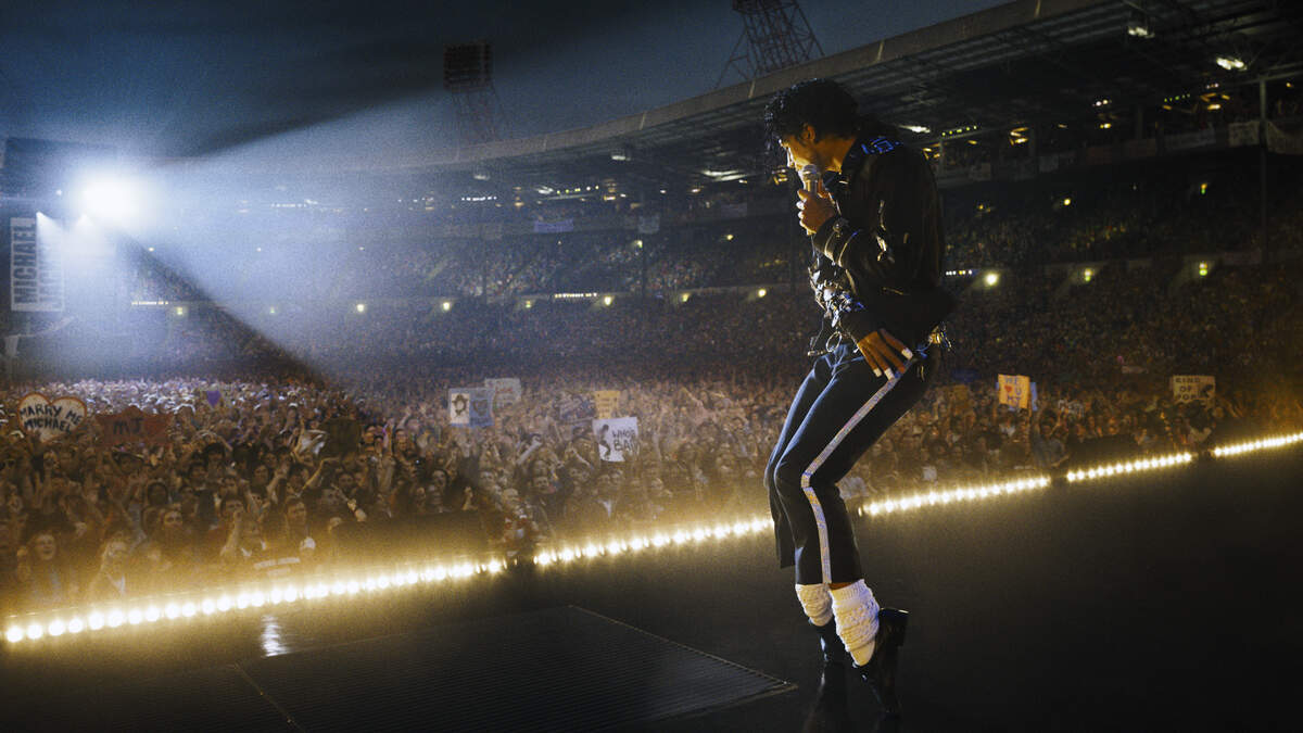 ‘Michael’ is een hit in de zalen: controversiële biopic over Michael ...