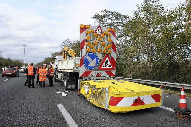 E40 versperd na dodelijk ongeval in Erpe-Mere | De Standaard
