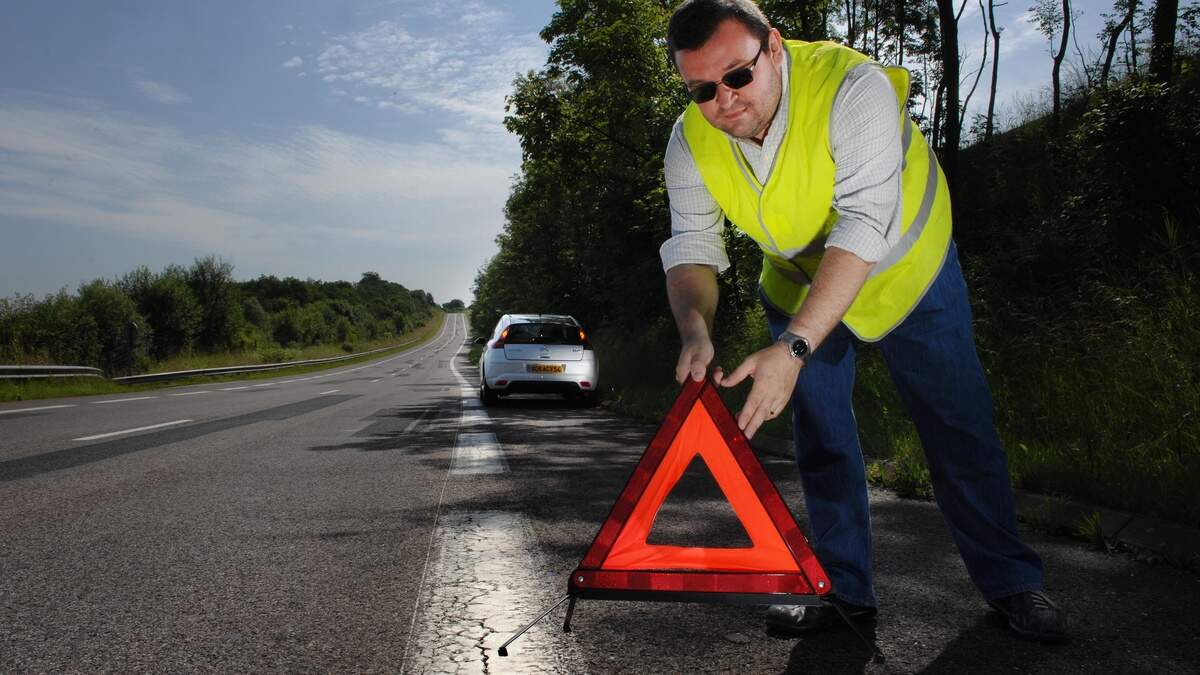 Gevarendriehoek vanaf volgend jaar niet meer verplicht: “Het is ...
