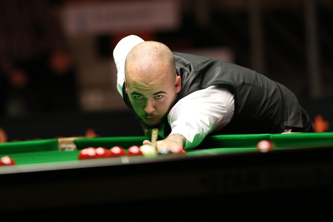 Luca Brecel plaatst zich voor achtste finales European Masters in ...