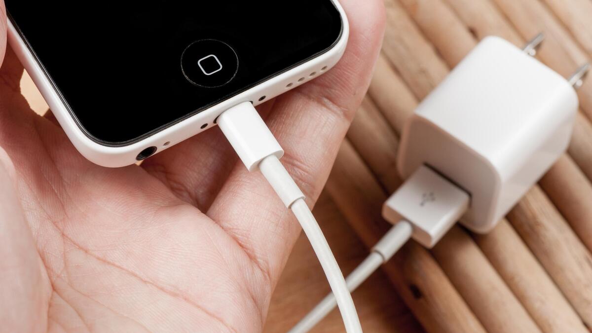 Apple plooit voor EU: iPhone krijgt USB-C-aansluiting | De Standaard