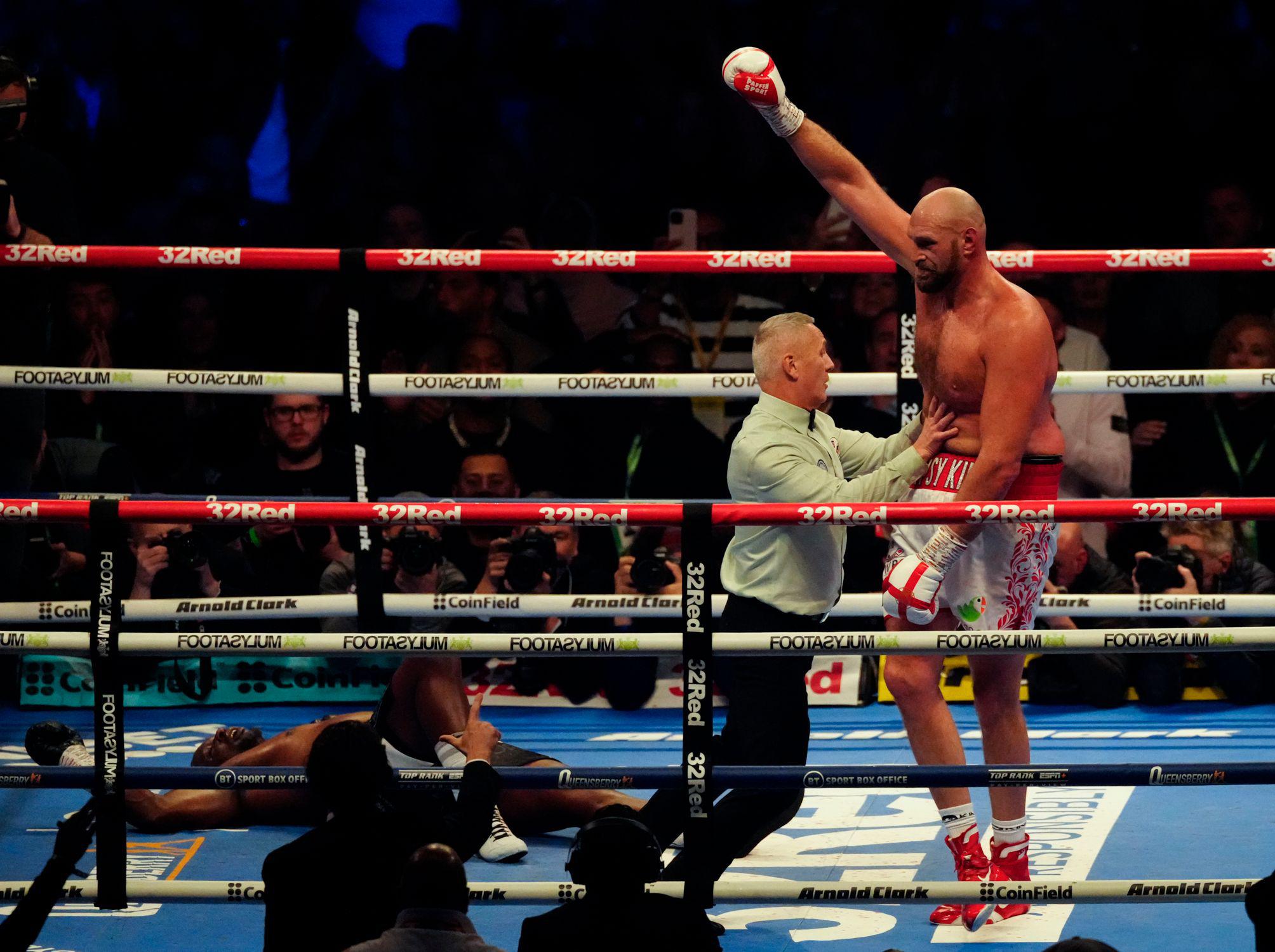 Eén uppercut volstaat voor Tyson Fury om wereldkampioen zwaargewichten ...