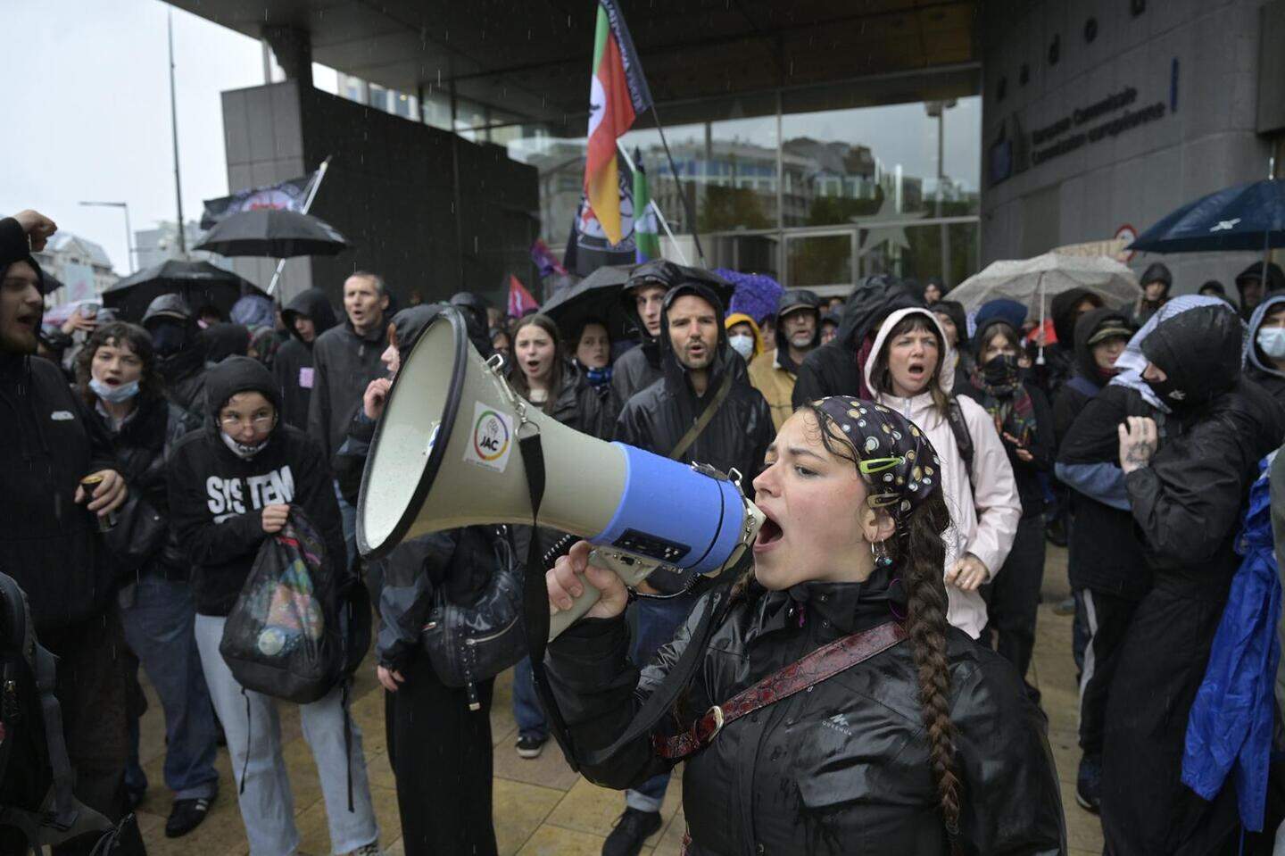 Protesteren tegen komst kopstuk Rassemblement National naar Brussel ...