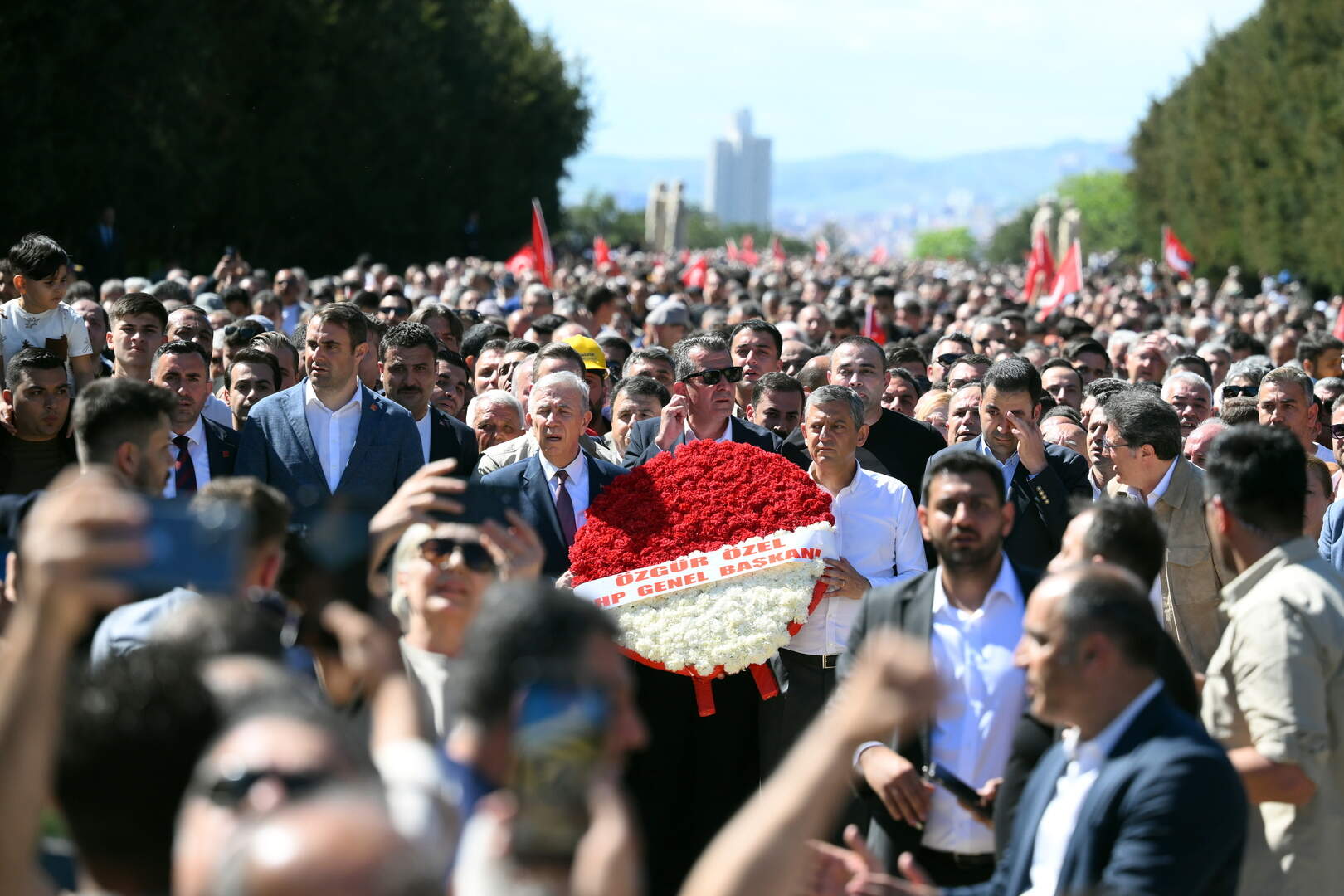 Turken trekken straat op tegen nieuwe machtsgreep van Erdogan | De ...