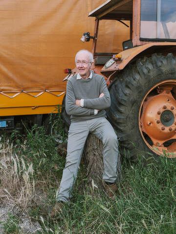 Hans Versteden (72), een varkensboer die op zijn 52ste filosofie ging ...