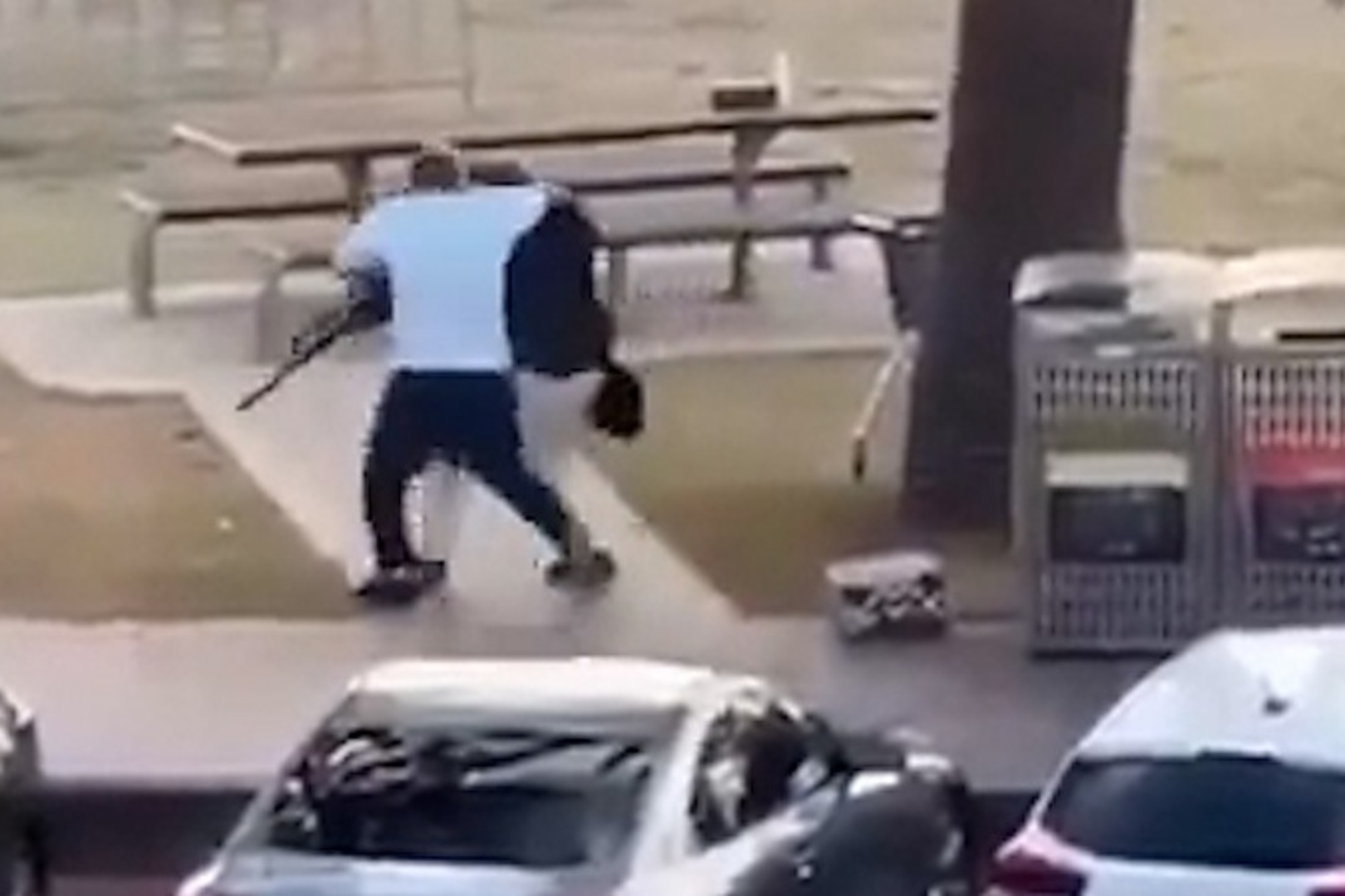 Heldhaftige burger ontwapent schutter tijdens schietpartij op Bondi ...