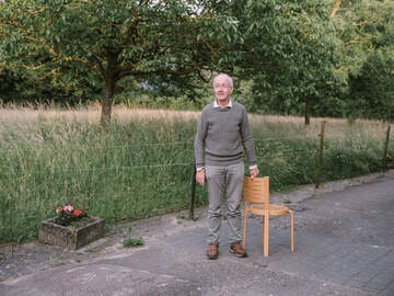 Hans Versteden (72), een varkensboer die op zijn 52ste filosofie ging ...