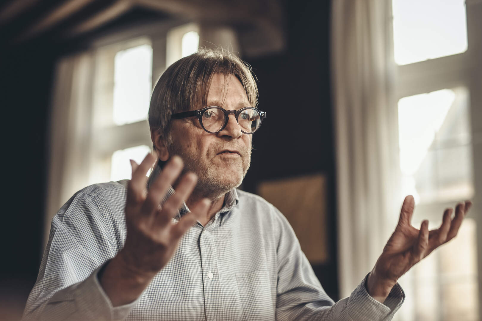 Parket gaat in beroep tegen opschorting straf Guy Verhofstadt | De ...