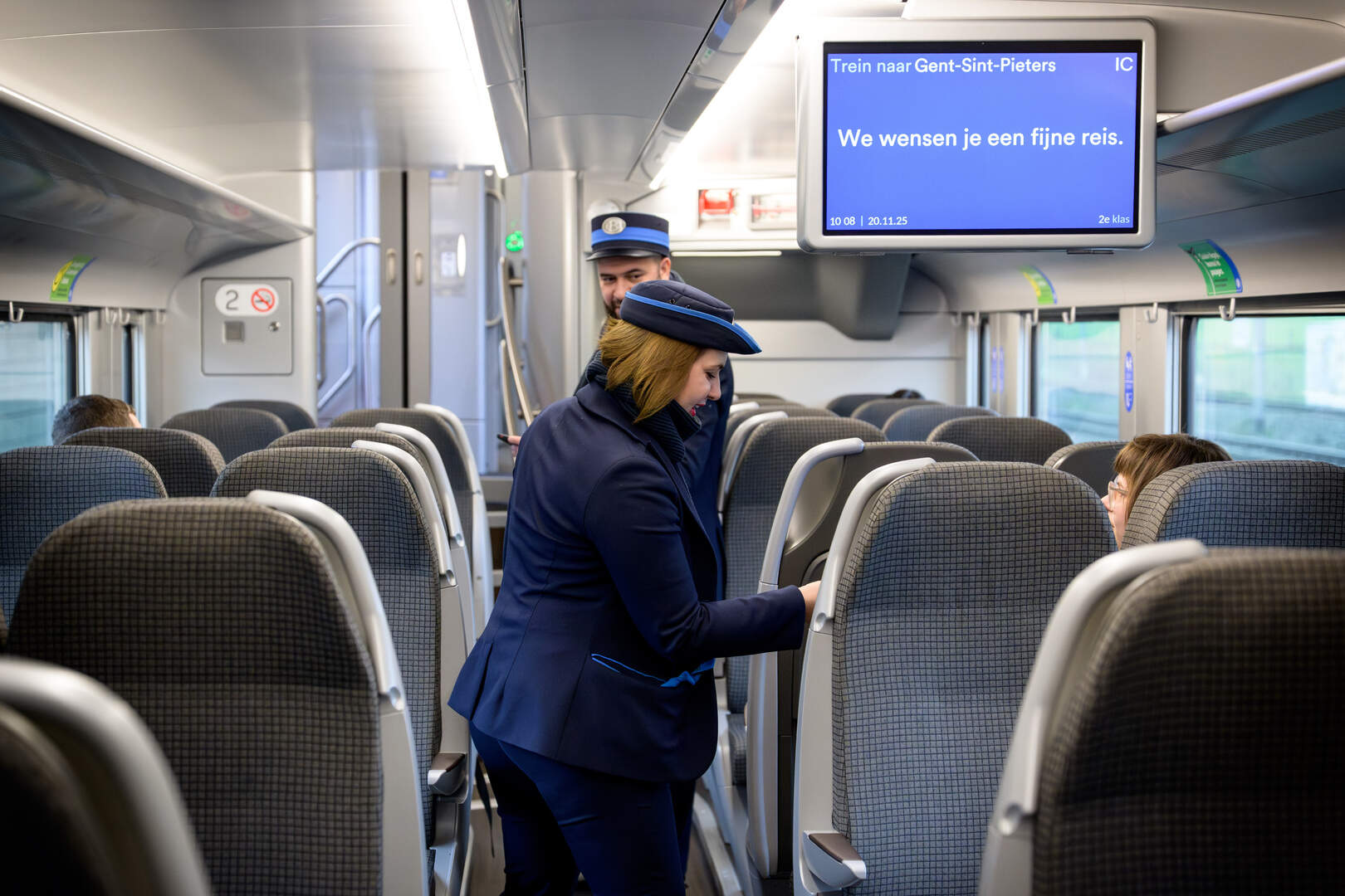 Wie zonder ticket op de trein stapt, moet ‘boete’ van 90 euro betalen ...