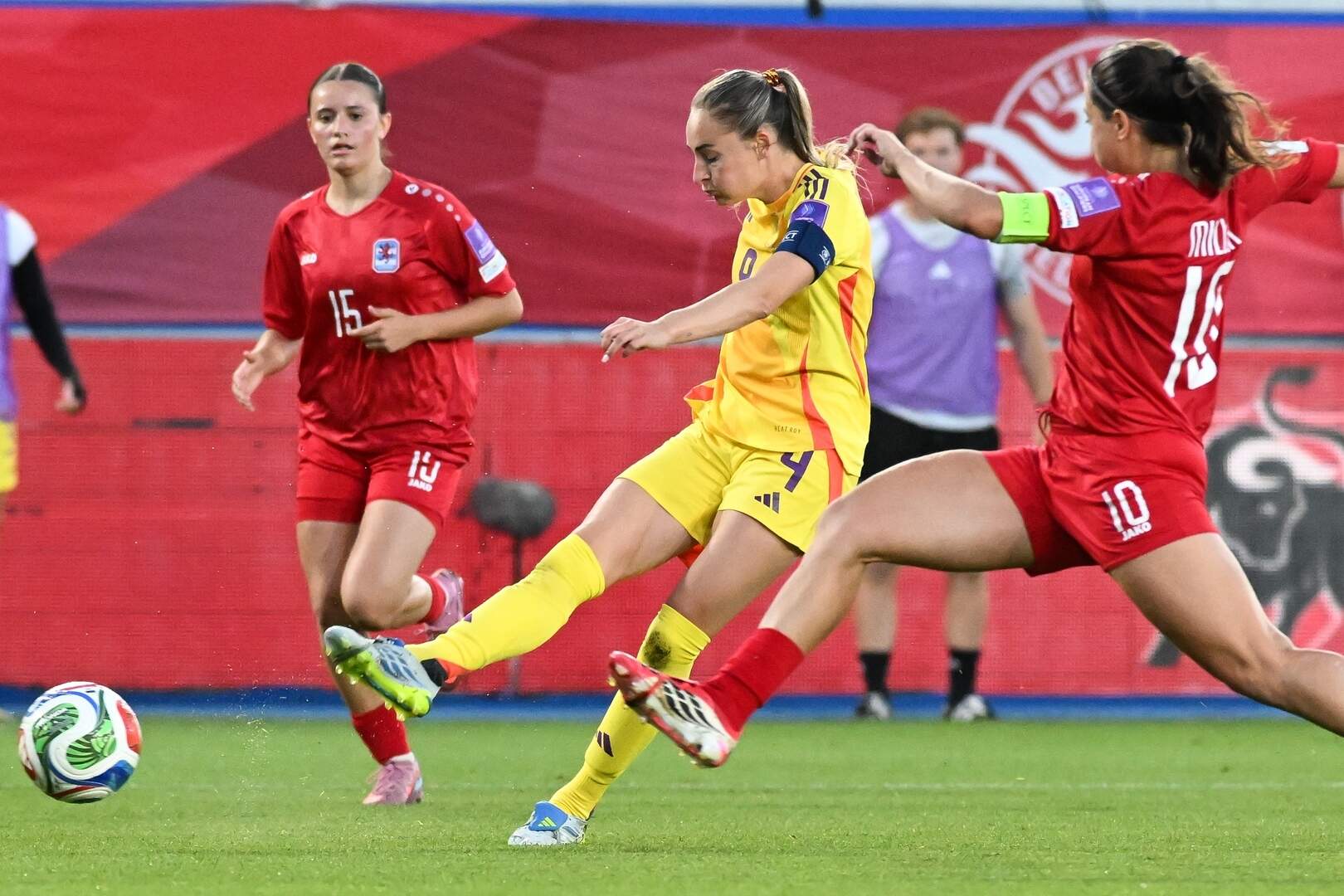 Red Flames kloppen Luxemburg met 6-0, maar staan geen stap dichter bij ...